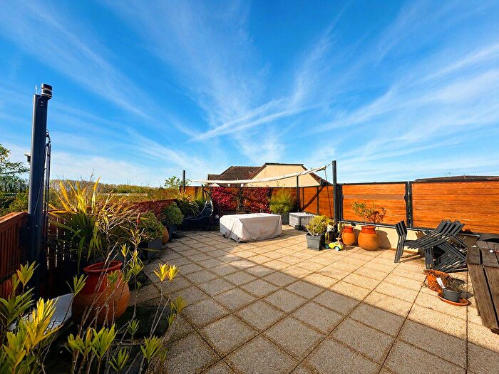 Appartement 5 pièces à Est Nord Ouest Sud, Émerainville, à louer