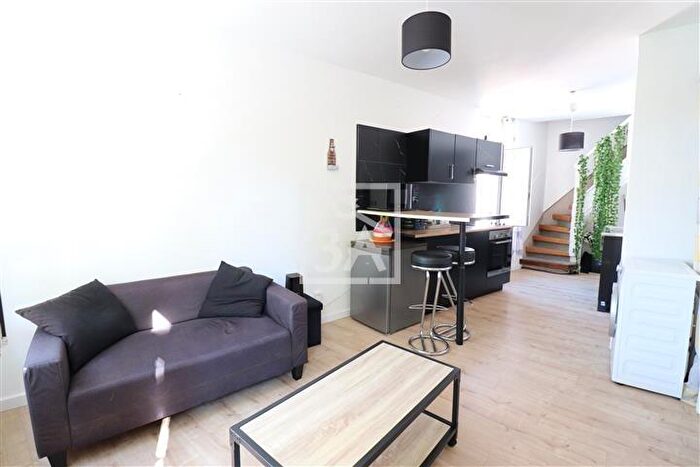 Appartement à louer - Calais - 2 pièces - 1 chambre