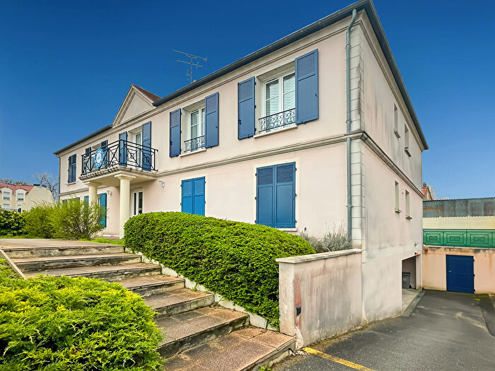 Appartement à louer - Mennecy, Centre-ville, Gare, Châtries, Château, Bel-Air - 3 pièces - 2 chambres