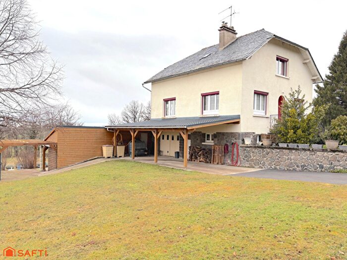 Maison à vendre - Mur-de-Barrez - 5 pièces - 4 chambres