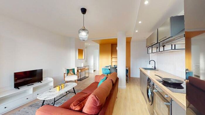 Appartement à louer - Saint Lazare, Marseille ème - 5 pièces - 4 chambres