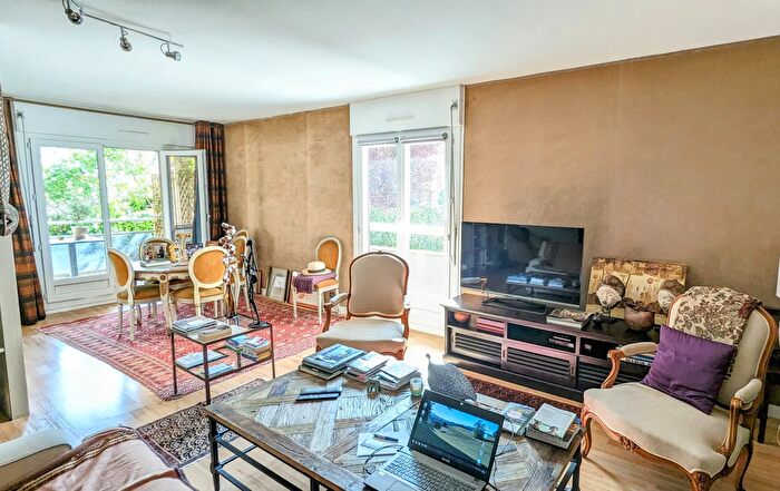 Maisons à vendre et appartements à louer - 1