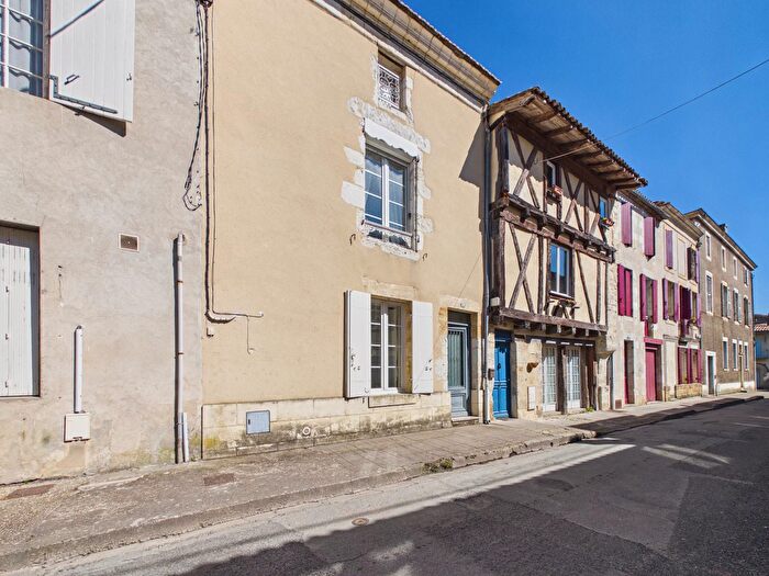 Maison 6 pièces à Sainte-Foy-la-Grande, à vendre