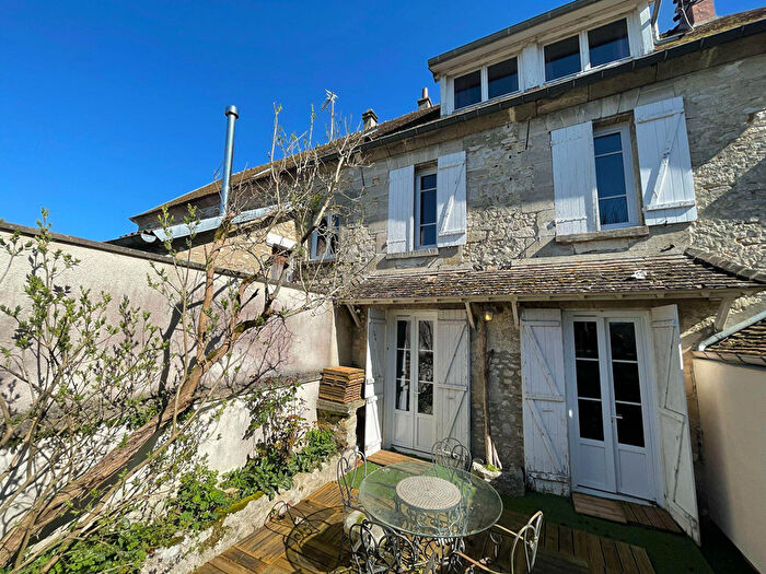 Maison à vendre - Chaumont-en-Vexin - 7 pièces - 5 chambres