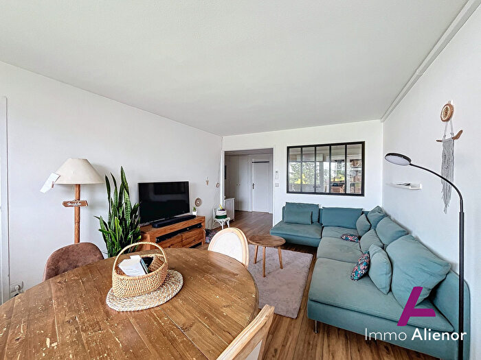 Appartement à vendre - Blanquefort - 5 pièces - 4 chambres