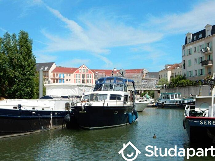 Appartement à louer - Port Ham-Village, Cergy - 1 pièce