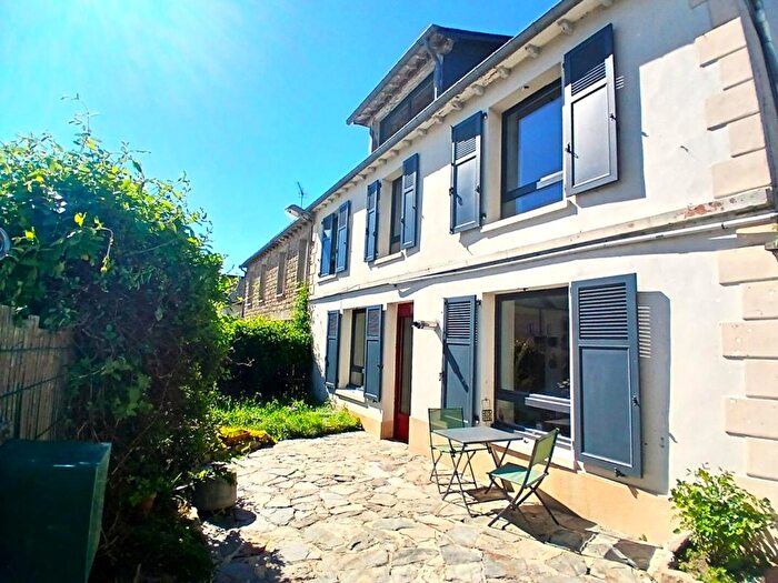 Maison 5 pièces à Quédillac, à vendre