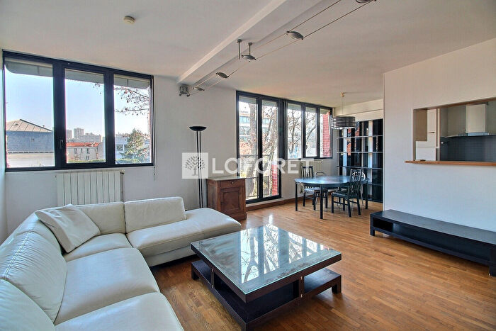 Appartement 4 pièces à Le Pré-Saint-Gervais, Centre-ville, Egalité, à louer