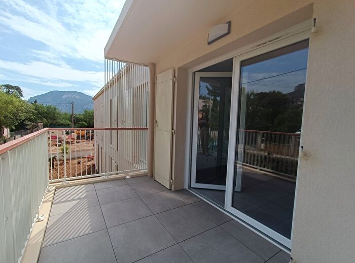 Appartement à louer - Toulon, Valbertrand - 2 pièces - 1 chambre