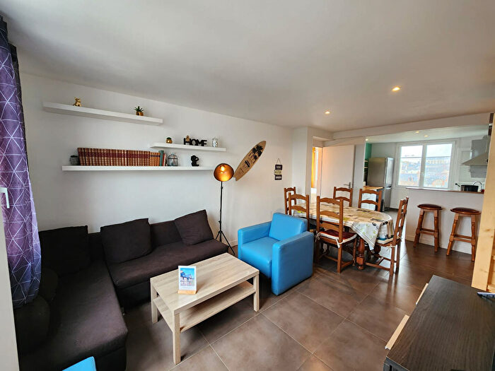 Appartement à louer - Quartiers Sud-Ouest, Sacrés Coeurs - 6 pièces - 5 chambres
