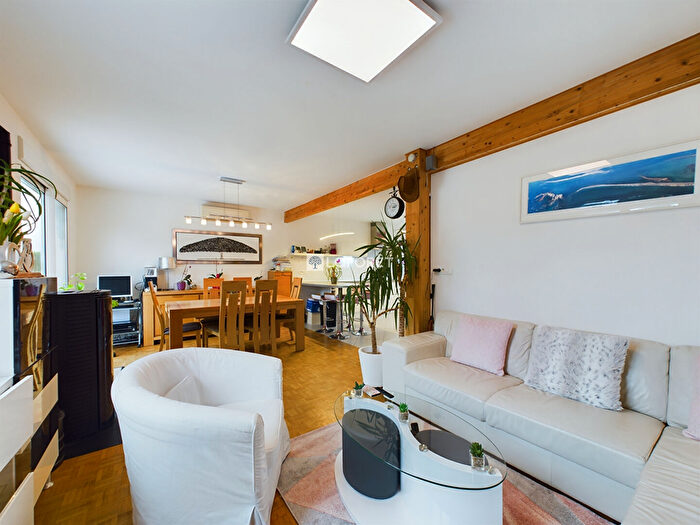 Maison à vendre - Plobannalec-Lesconil - 6 pièces - 5 chambres