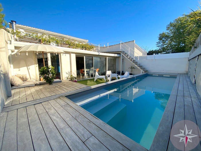Maison 6 pièces à Centre Ville, Castries, à louer