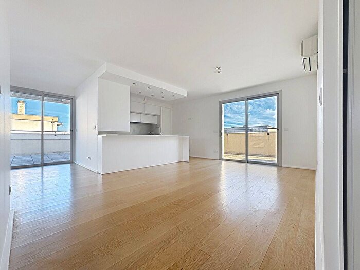 Appartement à louer - Charpennes-Tonkin, Villeurbanne - 4 pièces - 3 chambres