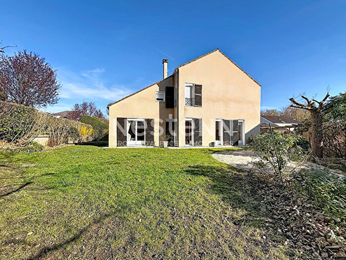 Maison à vendre - Voisins-le-Bretonneux - 7 pièces - 5 chambres