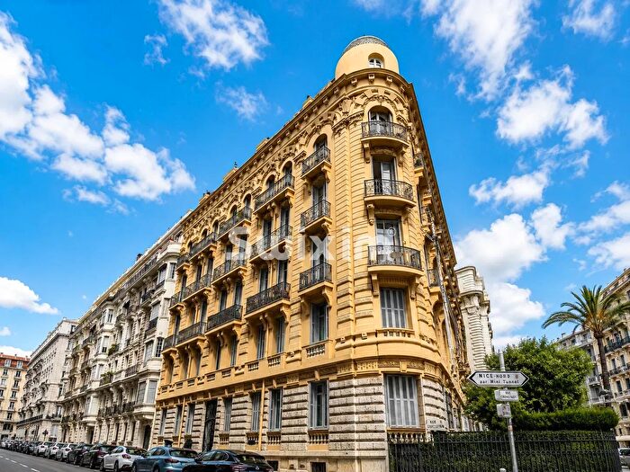 Appartement 4 pièces à Nice, Carré dor, à vendre