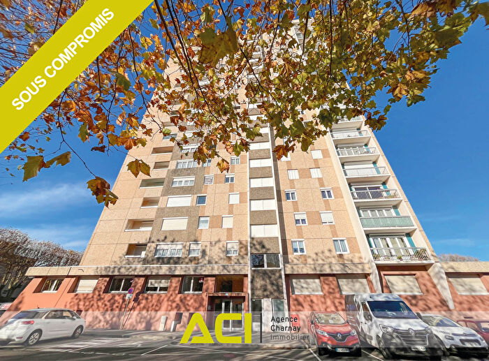 Appartement à vendre - Mâcon, Mâcon Nord - 4 pièces - 2 chambres