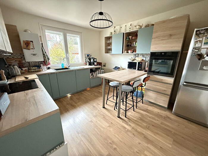 Maisons à vendre et appartements à louer - 3