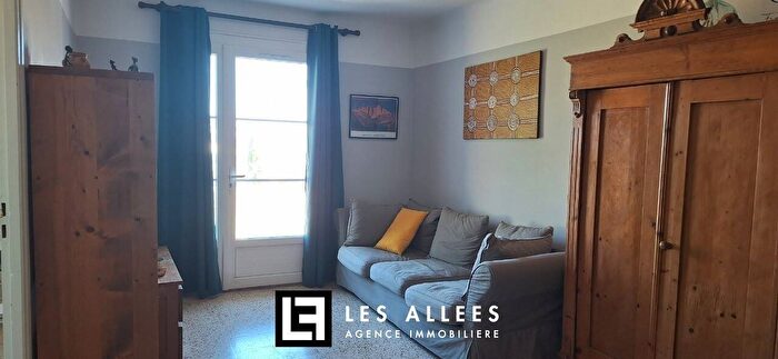 Centre Ville, Saint-Rémy-de-Provence : Appartement 3 pièces à louer