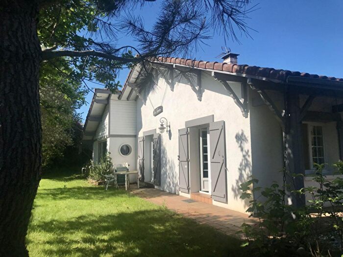 Maisons à vendre et appartements à louer - 1