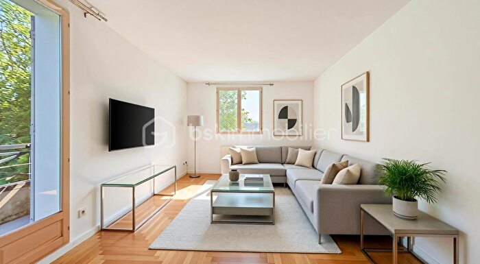Savigny-le-Temple, Plessis-le-Roi : Appartement 2 pièces à vendre