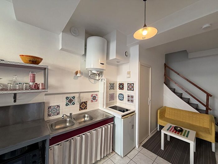 Appartement à louer - Lyon e , Guillotière - 2 pièces - 1 chambre