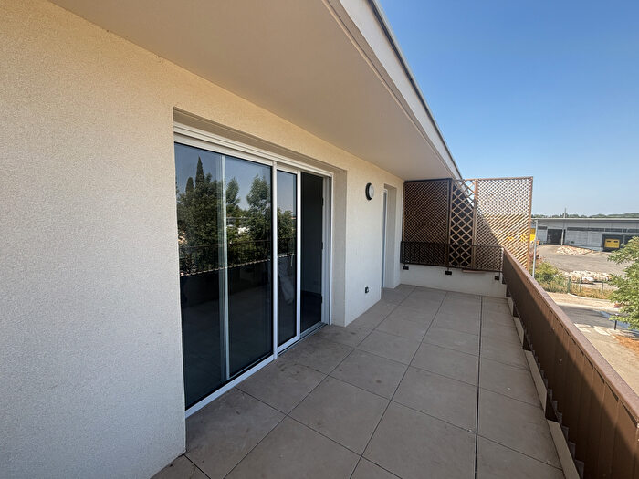 Appartement à louer - Arles, Trinquetaille - 2 pièces - 1 chambre