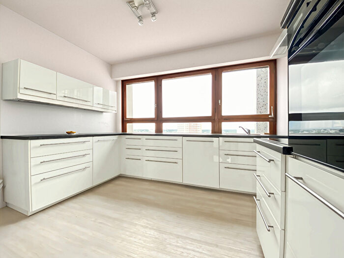 Appartement 6 pièces à vendre à Quartiers Nord-Est, Maurepas