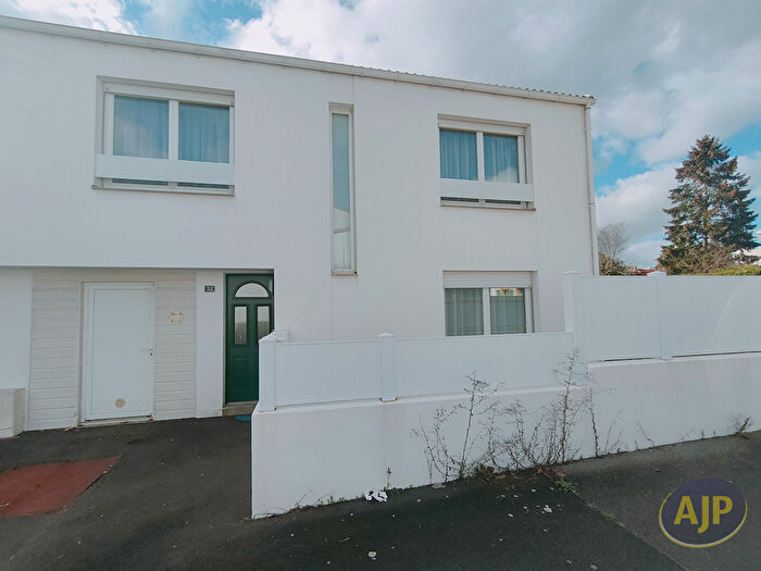 Maison à vendre - La Roche-sur-Yon, Pyramides, Jean-Yole - 6 pièces - 4 chambres