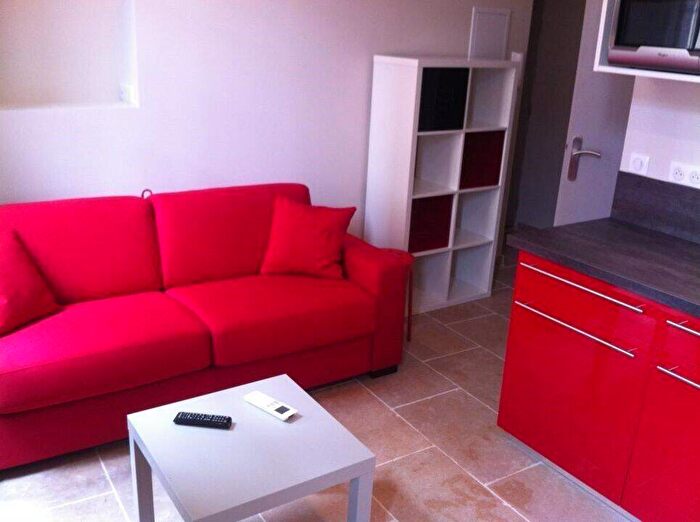 Mas de la Capelière-Sambuc-Palunette-Saint Seren, Arles : Appartement 1 pièce à louer