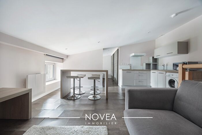 Appartement à vendre - Lyon e  - 2 pièces - 1 chambre