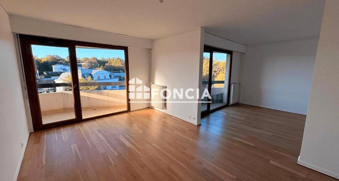 Sainte Thérèse-Bons Enfants-Gare, Montgeron : Appartement 5 pièces à louer