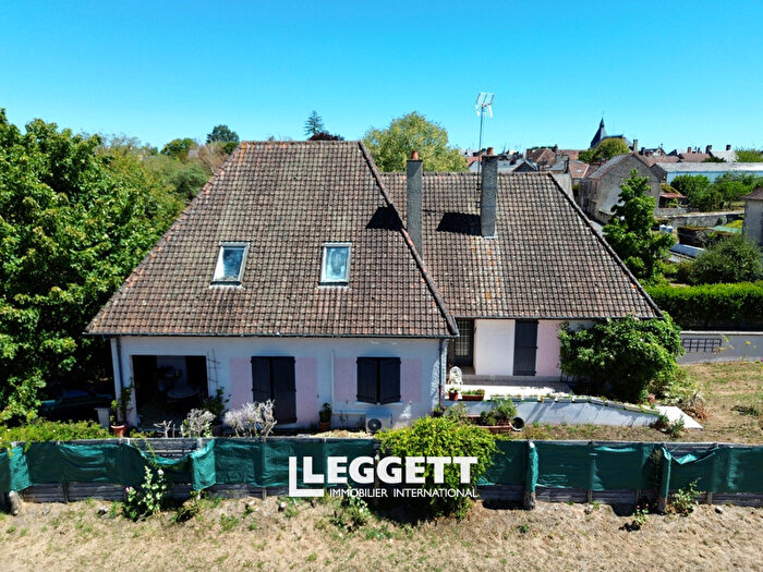 Lussac-les-Églises : Maison 10 pièces à vendre