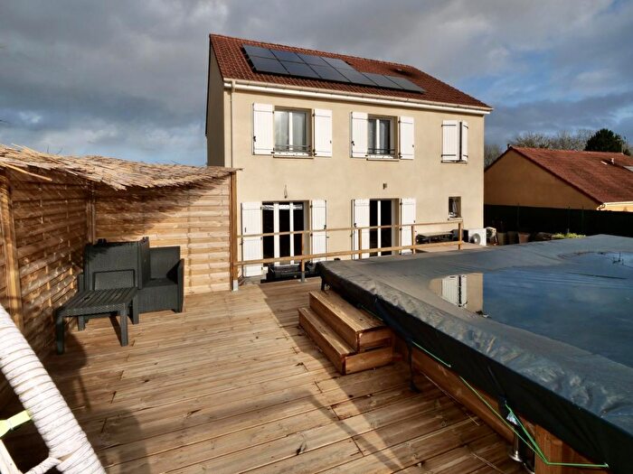 Maison à vendre - Le Châtelet-en-Brie - 6 pièces - 4 chambres