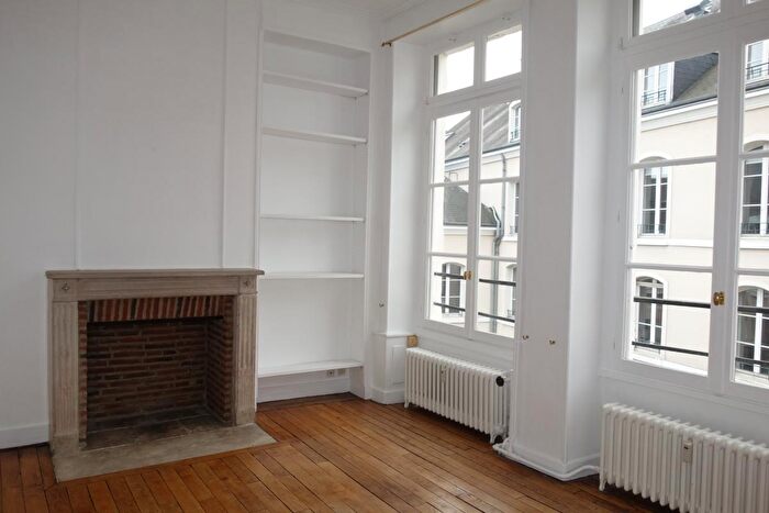 Orléans, Cathédrale, Jeanne d'Arc : Appartement 2 pièces à louer