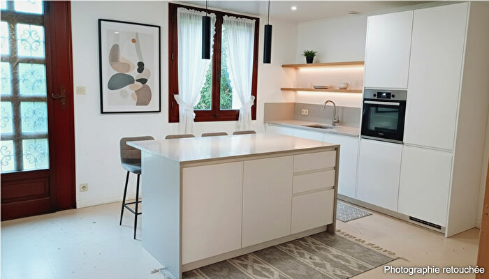 Maison à vendre - Noyon, Est - 6 pièces - 4 chambres