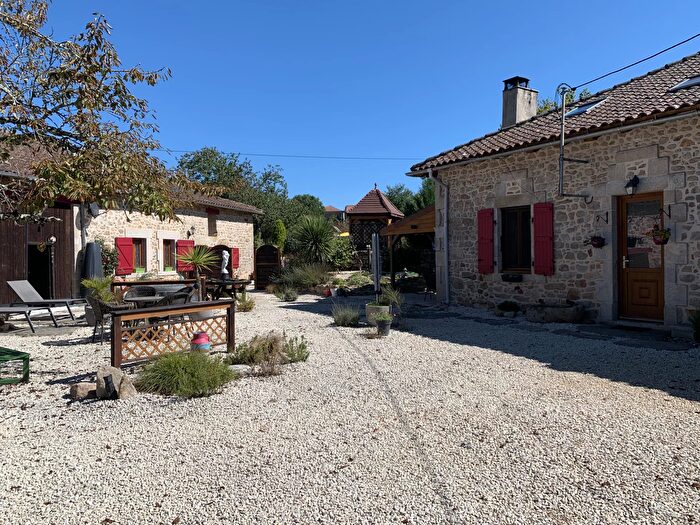 Maison à vendre - Champniers-et-Reilhac - 10 pièces - 7 chambres