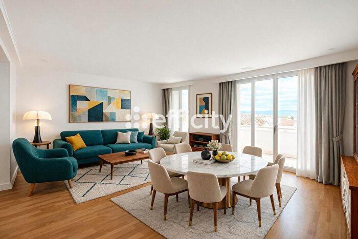 Appartement à vendre - Villeurbanne - 4 pièces - 3 chambres