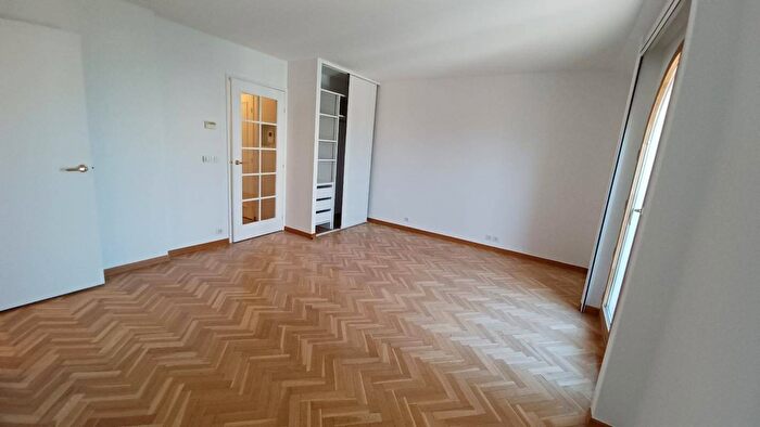 Appartement à louer - Espaces Jeunes, Issy-les-Moulineaux - 1 pièce