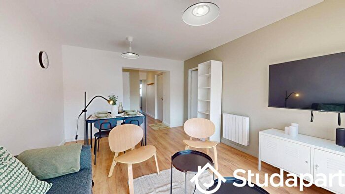 Appartement à louer - Saint Alyre, Clermont-Ferrand - 1 pièce - 1 chambre