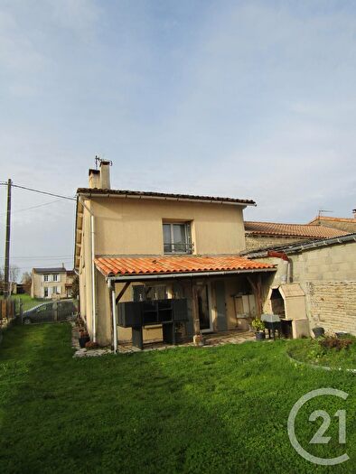 Maison à vendre - Loubillé - 4 pièces - 3 chambres