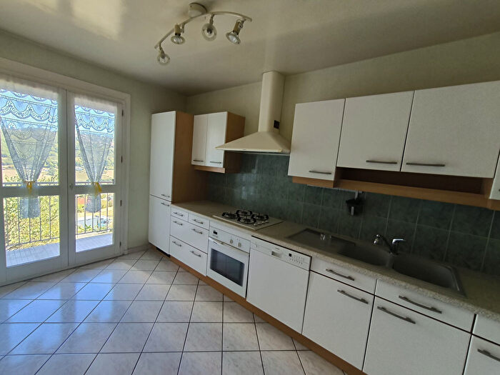 Saint-Genest-Lerpt : Appartement 4 pièces à vendre