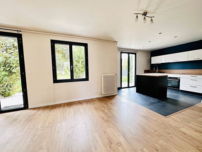 Maison à louer - Geraniums-Champlantier-La Begude, Feyzin - 6 pièces - 5 chambres