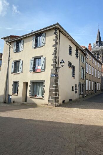 Maison à vendre - Maringues - 8 pièces - 6 chambres