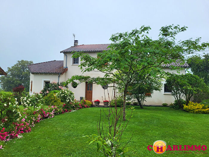 Maison à vendre - Saint-Junien - 6 pièces - 4 chambres