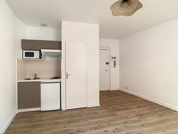 Appartement à louer - République, Aurillac - 1 pièce