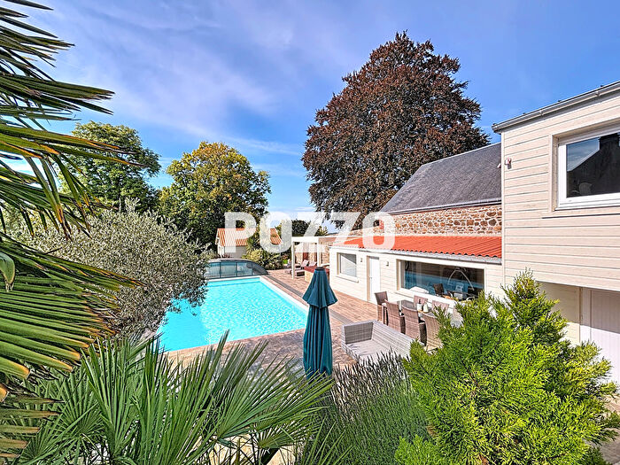 Vire, Centre-ville, Gare : Maison 10 pièces à vendre