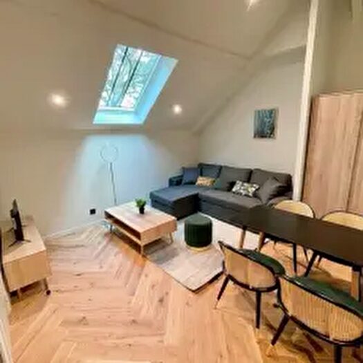 Appartement à louer - Écully, Centre-ville - 2 pièces - 1 chambre