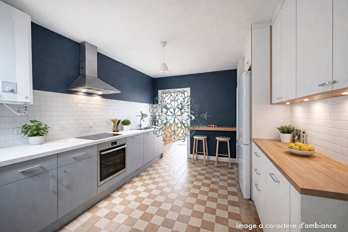 Maison à vendre - Saint-Just-en-Chaussée - 4 pièces - 5 chambres