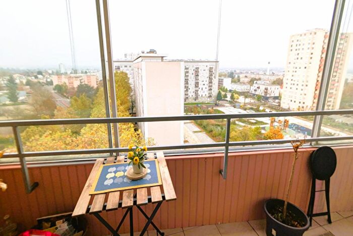 Appartement à vendre - Chenôve, Chenôve - 3 pièces - 2 chambres