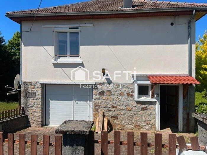 Maison 9 pièces à Bourg-Lastic, à vendre